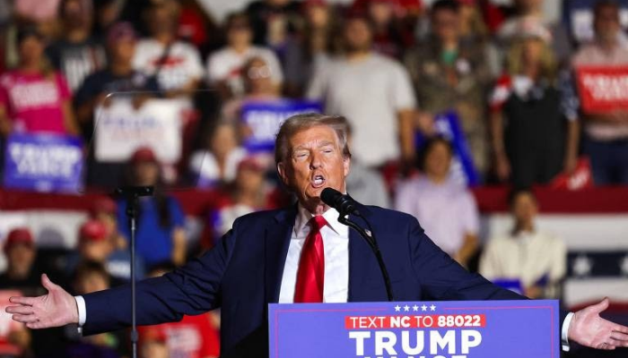 Trump se destaca nas projeções e ganha força a duas semanas da eleição